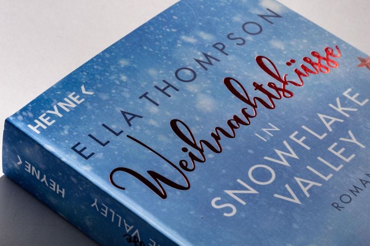 "Weihnachtsküsse in Snowflake Valley" online kaufen