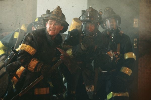 Backdraft - Männer, die durchs Feuer gehen von Ron Howard - Blu-ray ...