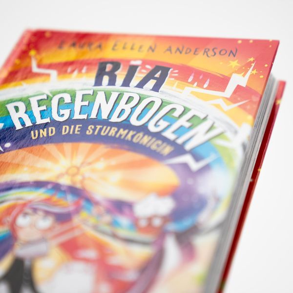 'Ria Regenbogen und die Sturmkönigin (Band 3)' von 'Laura Ellen ...