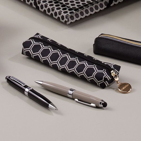 Easy Pencil Case Hexagon - Taschen - 4048809031821 | Thalia