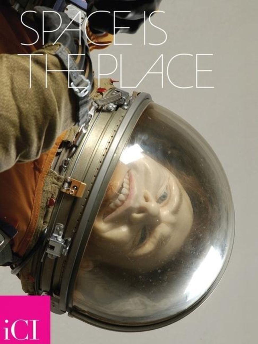 'Space Is Place' von 'Alex/ Kamps, Toby/ Boym, Svetlana/ Richards Baker ...